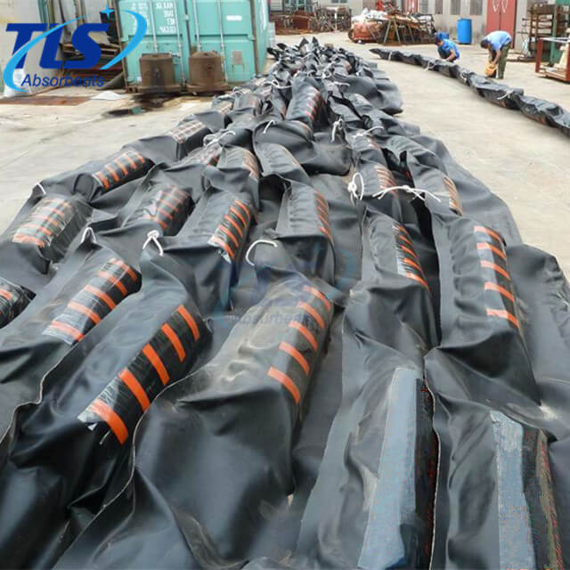 Oil Spill Black Solid Floatation Rubber Containment Boom from China ...